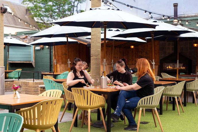 Food and Drinks - Victoria Surbiton